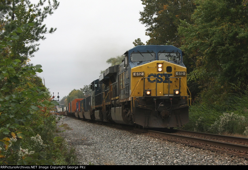 CSX Q034 eastbound at Rossville